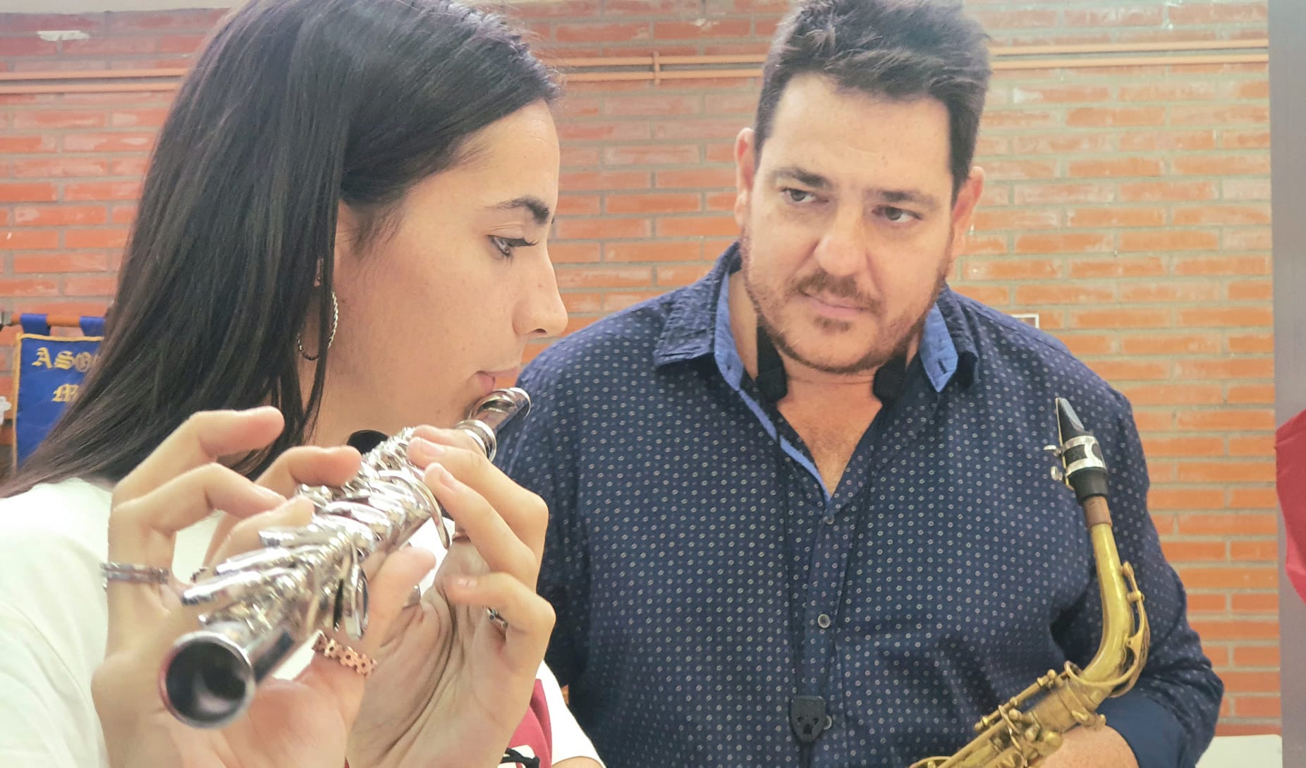 Aprende a tocar un instrumento musical